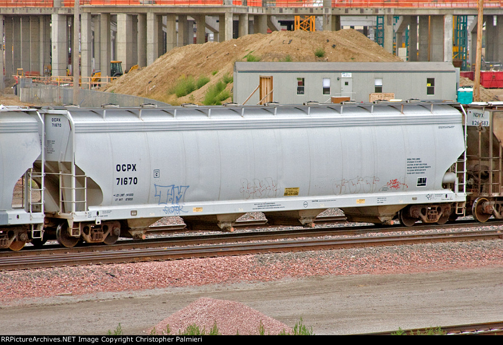 OCPX 71670 on BNSF M-LINLIN1-09
